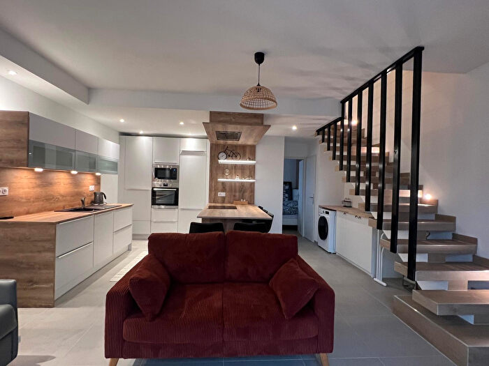 Appartement à vendre - Saint-Pierre-Quiberon - 6 pièces - 5 chambres