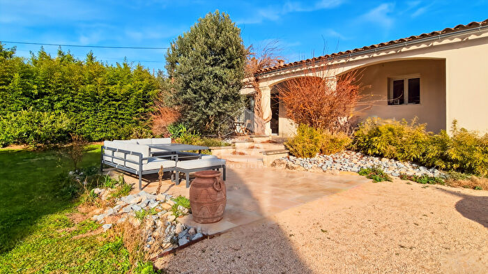 Maison à vendre - Noves - 5 pièces - 4 chambres