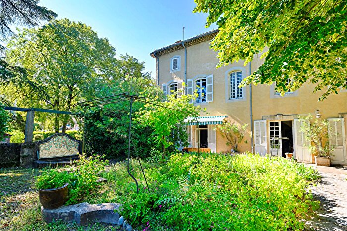 Maison à vendre - Bourg-Saint-Andéol - 17 pièces - 12 chambres