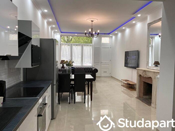 Appartement à louer - Edouard Vaillant-Vauban-Barbieux, Roubaix - 1 pièce - 4 chambres