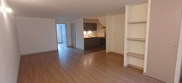 Appartement à louer - Crêt de Roc, Saint-Étienne - 2 pièces - 1 chambre