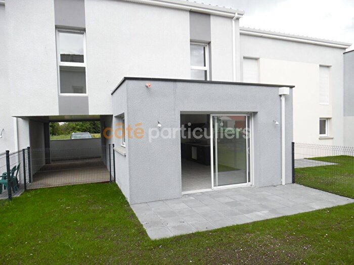 Maison 4 pièces à Saint-Beauzire, à louer
