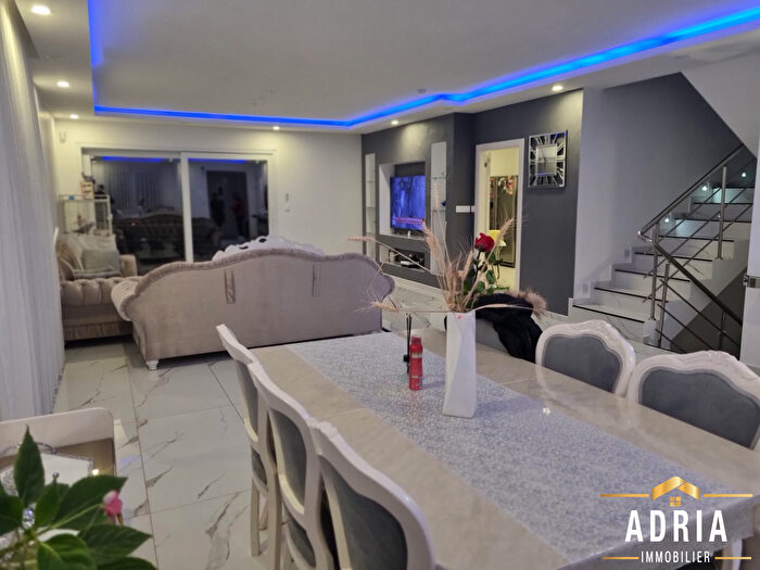 Maison à vendre - Hayange - 7 pièces - 4 chambres