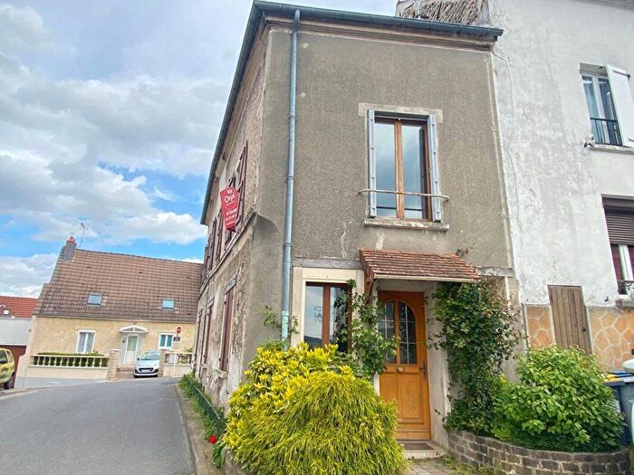Étampes-sur-Marne : Maison 3 pièces à louer