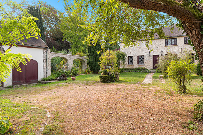 Saulx-Marchais : Maison 10 pièces à vendre