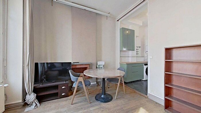 Appartement à louer - Saint Louis, Lyon ème arrondissement - 2 pièces - 1 chambre