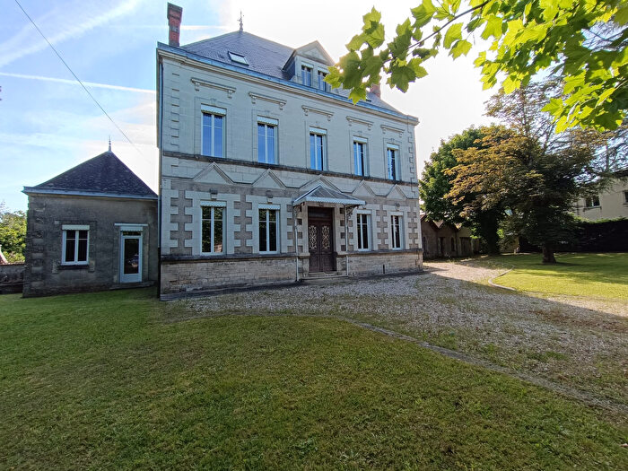 Maison à vendre - Coutras - 8 pièces - 4 chambres