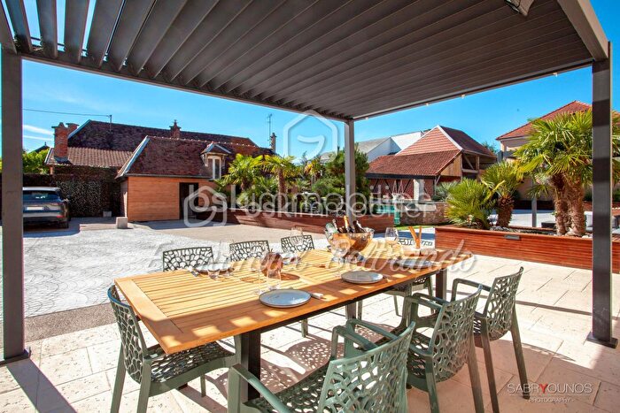 Villechétif - Maison 8 pièces à vendre