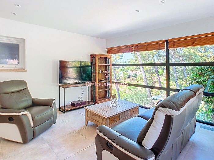 Maison à vendre - Roquevaire - 5 pièces - 4 chambres