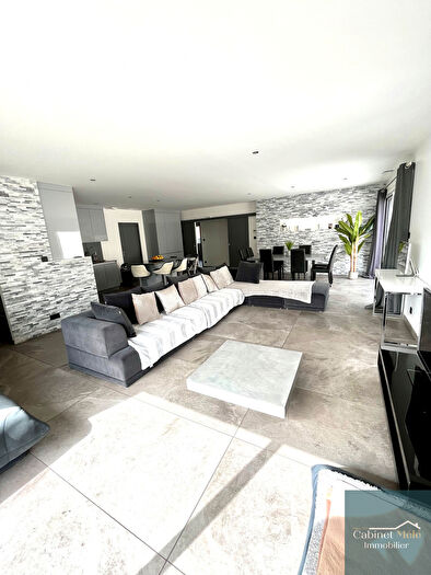 Maisons à vendre et appartements à louer - 1
