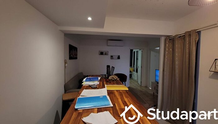 Appartement à louer - Moulin à Vent-Vertefeuille, Perpignan - 1 pièce - 3 chambres