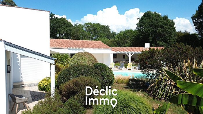 Maison 7 pièces à Challans, Route de Cholet, Route de la Roche-sur-Yon, à vendre