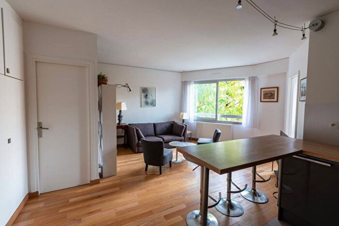 Appartement à louer - Parc dOrléans, Neuilly-sur-Seine - 2 pièces - 1 chambre