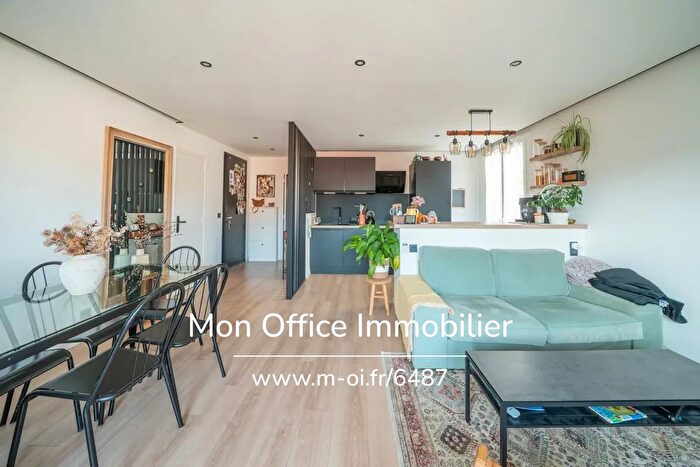 Appartement à vendre - Aubagne, Centre-ville, Beaumond - 3 pièces - 2 chambres