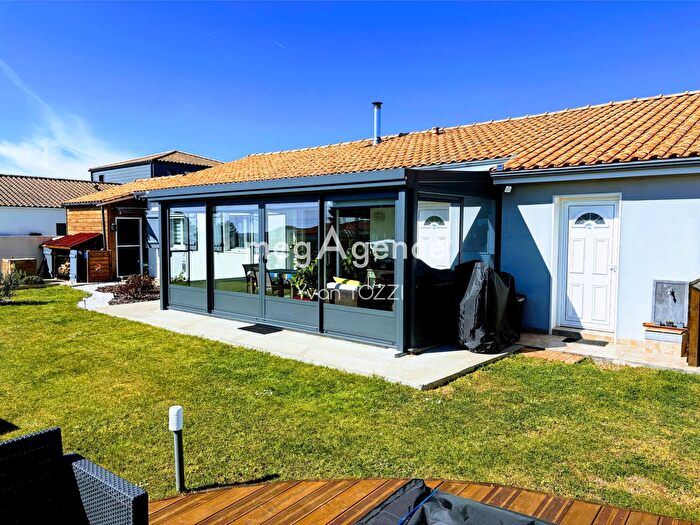 Maison à vendre - Talmont-Saint-Hilaire - 7 pièces - 3 chambres