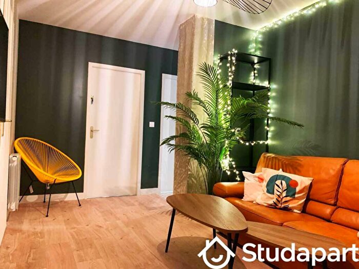 Appartement à louer - Allies-Clos dOr, Grenoble - 1 pièce - 4 chambres