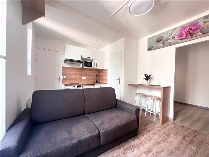 Appartement 2 pièces à Paris 20ème, Gambetta, à louer