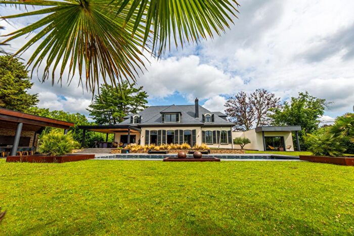 Maison à vendre - Bizanos - 8 pièces - 7 chambres