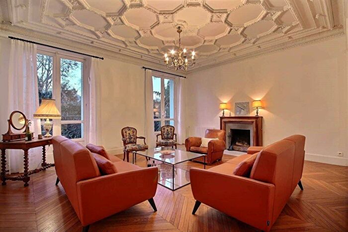 Appartement à louer - Saint Victor, Paris ème arrondissement - 2 pièces - 2 chambres