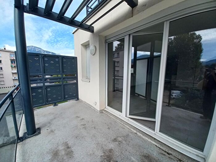 Appartement 4 pièces à louer - Grenoble, Alliés, Alpins