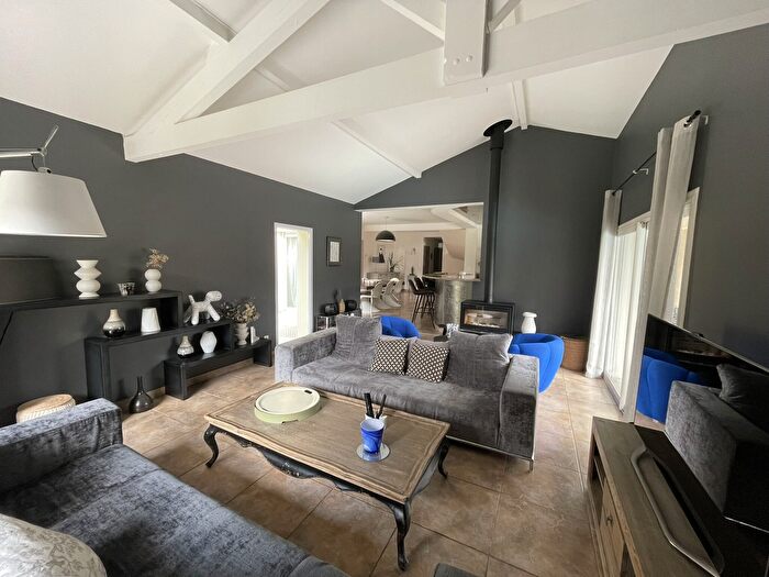 Maison à vendre - Saint-Galmier - 7 pièces - 4 chambres