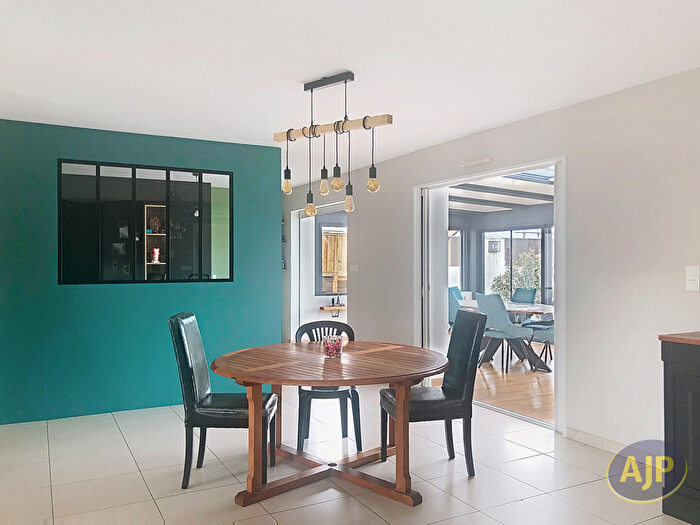 Maison à vendre - Le Longeron - 7 pièces - 5 chambres