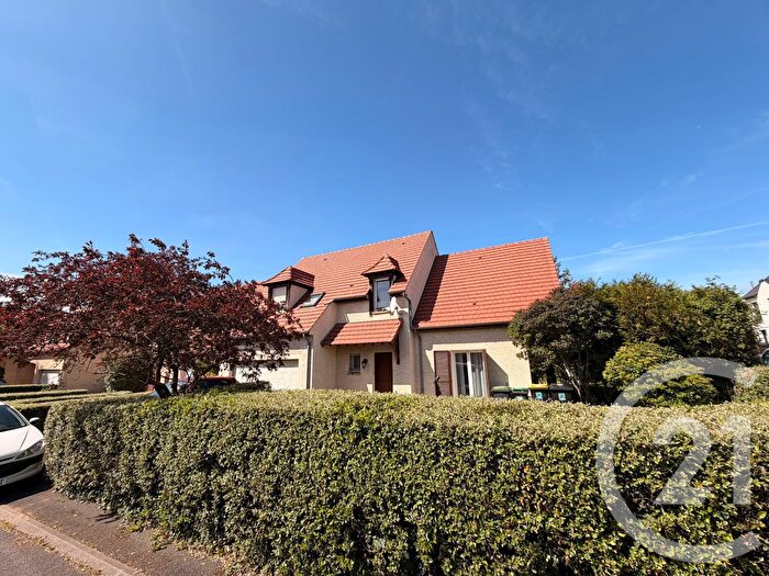 Maison 6 pièces à vendre à Montmagny, Centre-ville, Carrières