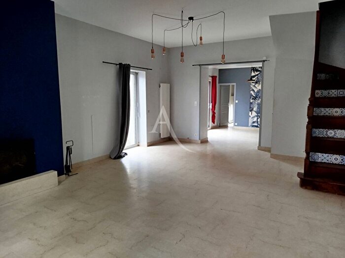 Maison à louer - Ouest, Machecoul-Saint-Même - 6 pièces - 4 chambres