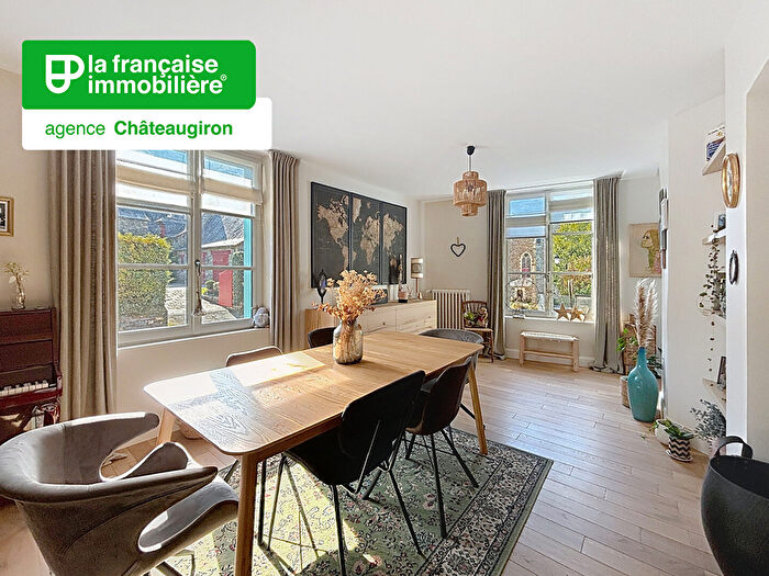 Maison à vendre - Châteaugiron - 6 pièces - 4 chambres