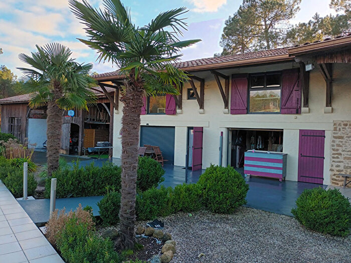 Maison à vendre - Salles - 10 pièces - 5 chambres