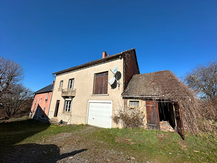 Maison à vendre - Saint-Gervais-dAuvergne - 10 pièces - 3 chambres