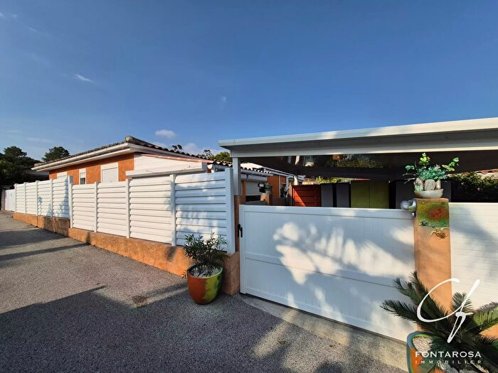 Maison à vendre - Roquebrune-sur-Argens, Golf - 4 pièces - 3 chambres