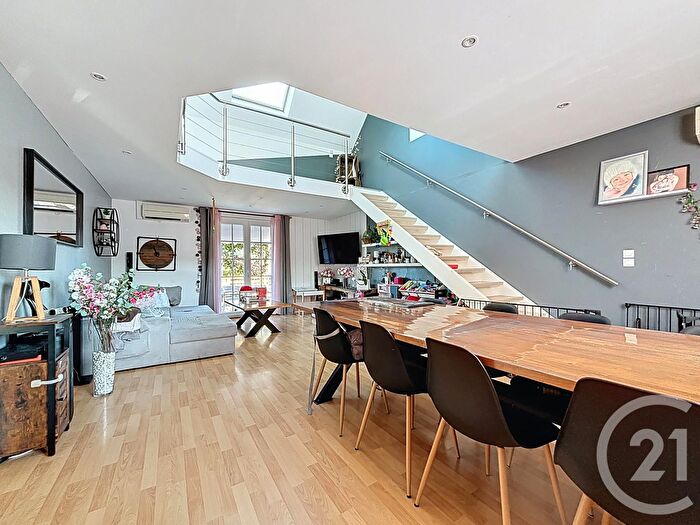 Maison à vendre - Verneuil-en-Bourbonnais - 8 pièces - 5 chambres