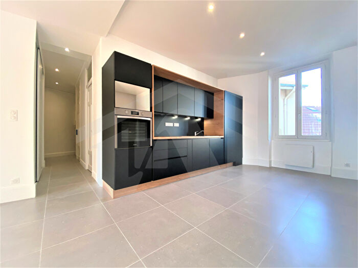 Appartement 3 pièces à Grenoble, Berriat, à louer