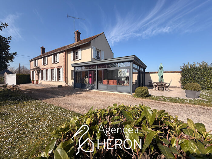 Maison à vendre - Souppes-sur-Loing - 7 pièces - 5 chambres