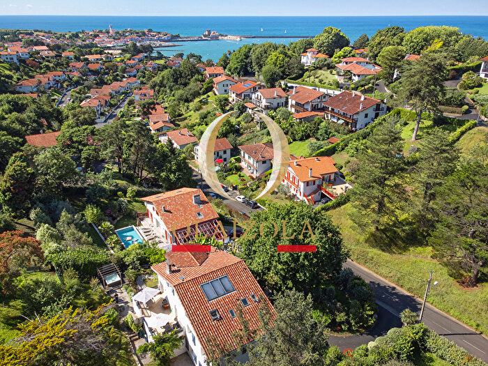 Maison à vendre - Ciboure - 10 pièces - 7 chambres