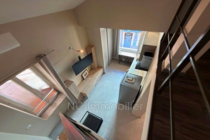 Appartement à louer - Village-Saint Julien-Saint Pierre, Biot - 1 pièce