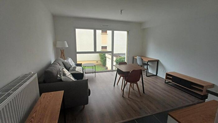 Appartement à louer - Varenne-Centre-Rive Charmante, Noisy-le-Grand - 1 pièce