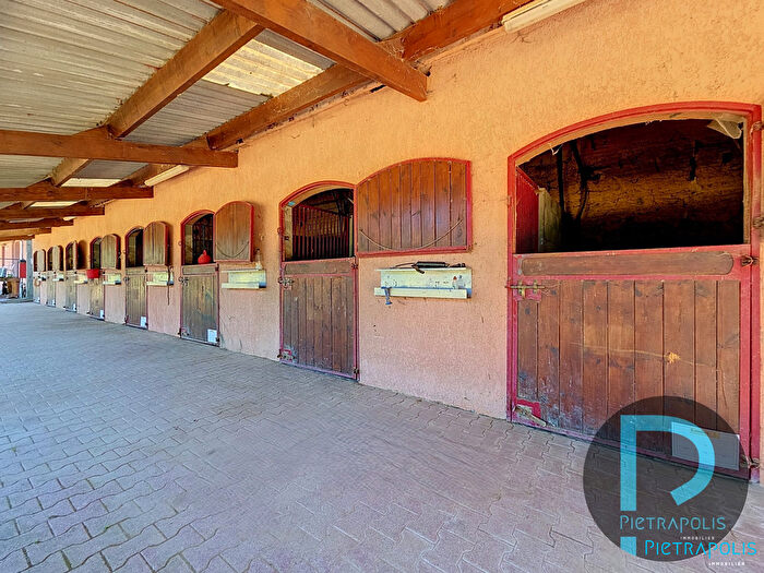 Maison 8 pièces à Saint-Trivier-sur-Moignans, à vendre