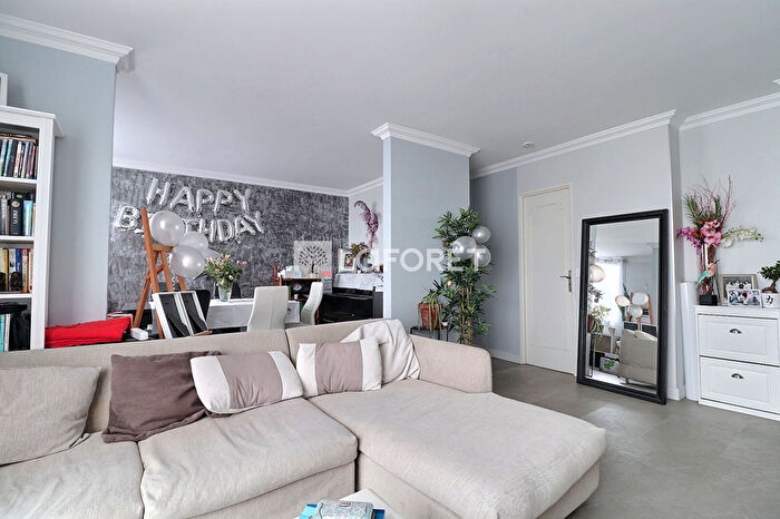 Appartement à vendre - Le Plessis-Trévise, Centre-ville, Orly Parc - 5 pièces - 3 chambres