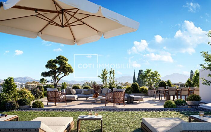 Appartement à vendre - Marseille e , Saint-Giniez - 5 pièces - 4 chambres