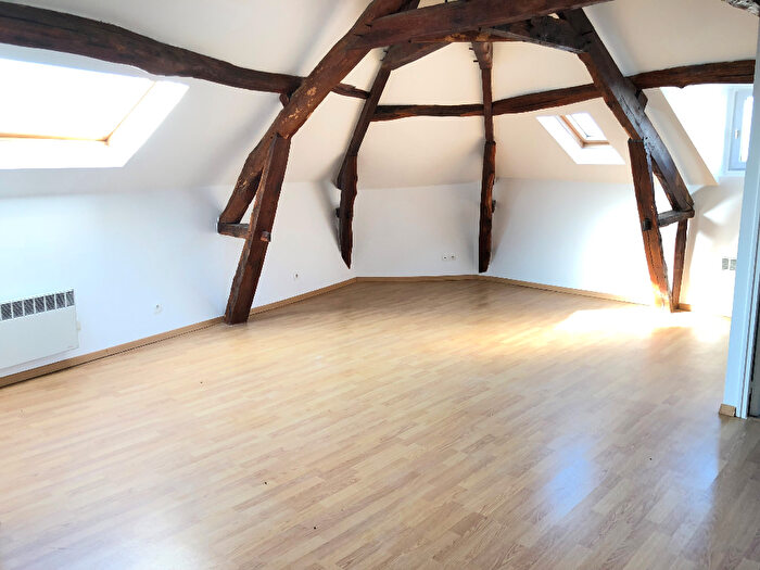 Appartement à louer - Limay, Centre-ville - 3 pièces - 2 chambres