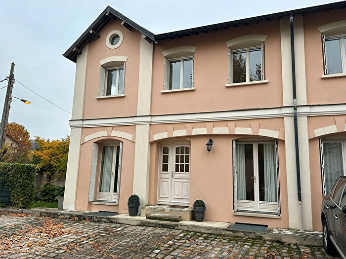 Maison à louer - Chatou, Est - 3 pièces - 2 chambres