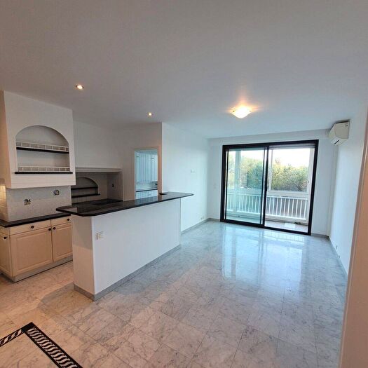 Appartement à louer - Fabron, Nice - 2 pièces - 1 chambre