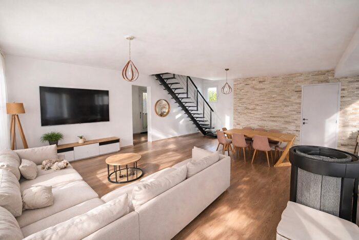 Maison à vendre - Mainvillers - 6 pièces - 4 chambres