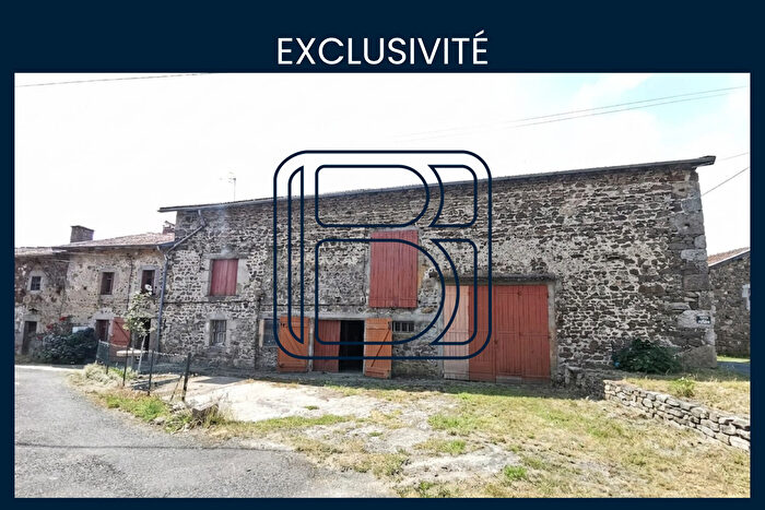 Maison à vendre - Saint-Amant-Roche-Savine - 8 pièces - 3 chambres