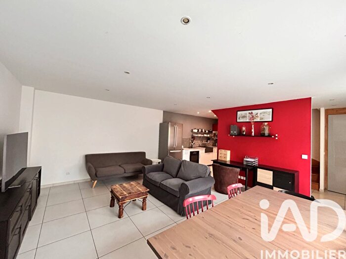 Maison à louer - Chalandray-Cascades-Ferdinand Buisson, Montgeron - 5 pièces - 3 chambres