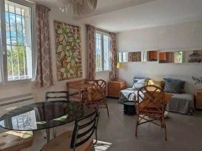 Appartement à louer - Antibes - 2 pièces