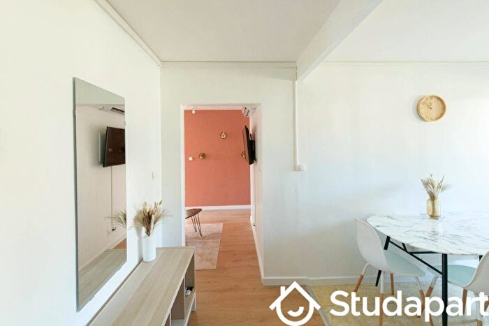 Appartement à louer - Les Izards, Toulouse - 1 pièce - 4 chambres