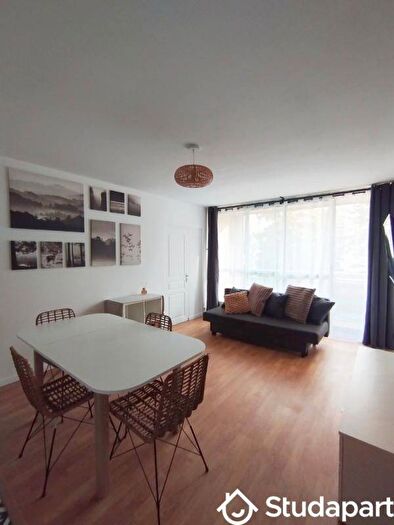 Appartement à louer - Bois de Marche-Marais, Le Mée-sur-Seine - 5 pièces - 4 chambres